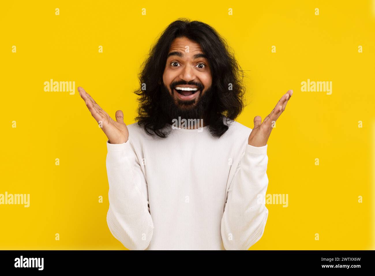 Young indian man smiling camera hi-res stock photography and images - Alamy