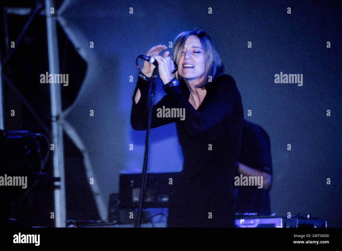 PORTIHEAD, BRISTOL FREE CONCERT, 1998: Beth Gibbons of Portishead ...