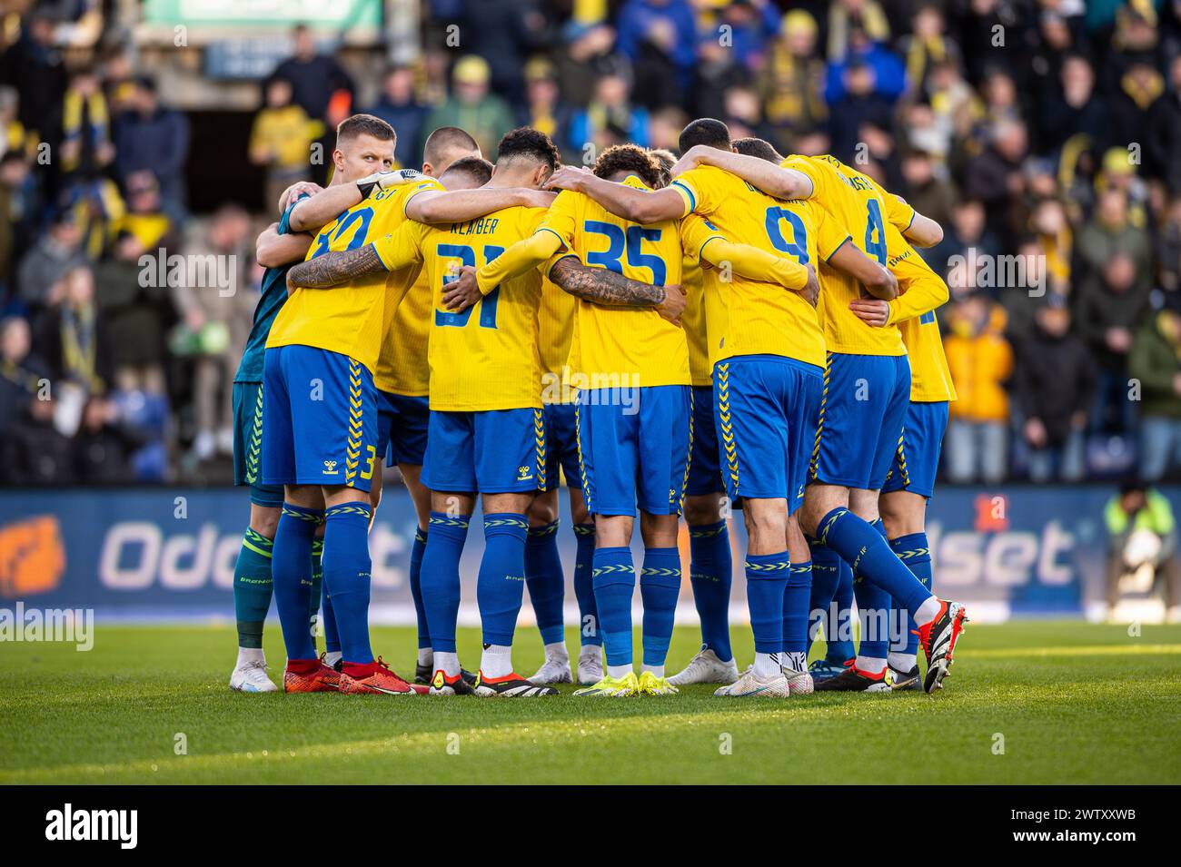 Brondby, Denmark. 17th, March 2024. The players of Broendby IF unite in ...