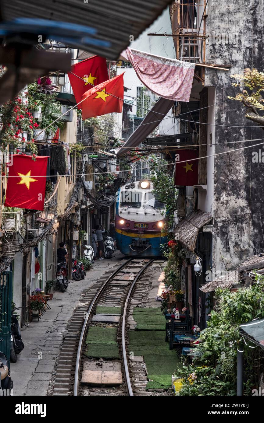 Neighborhoods in hanois old quarter hi-res stock photography and images ...