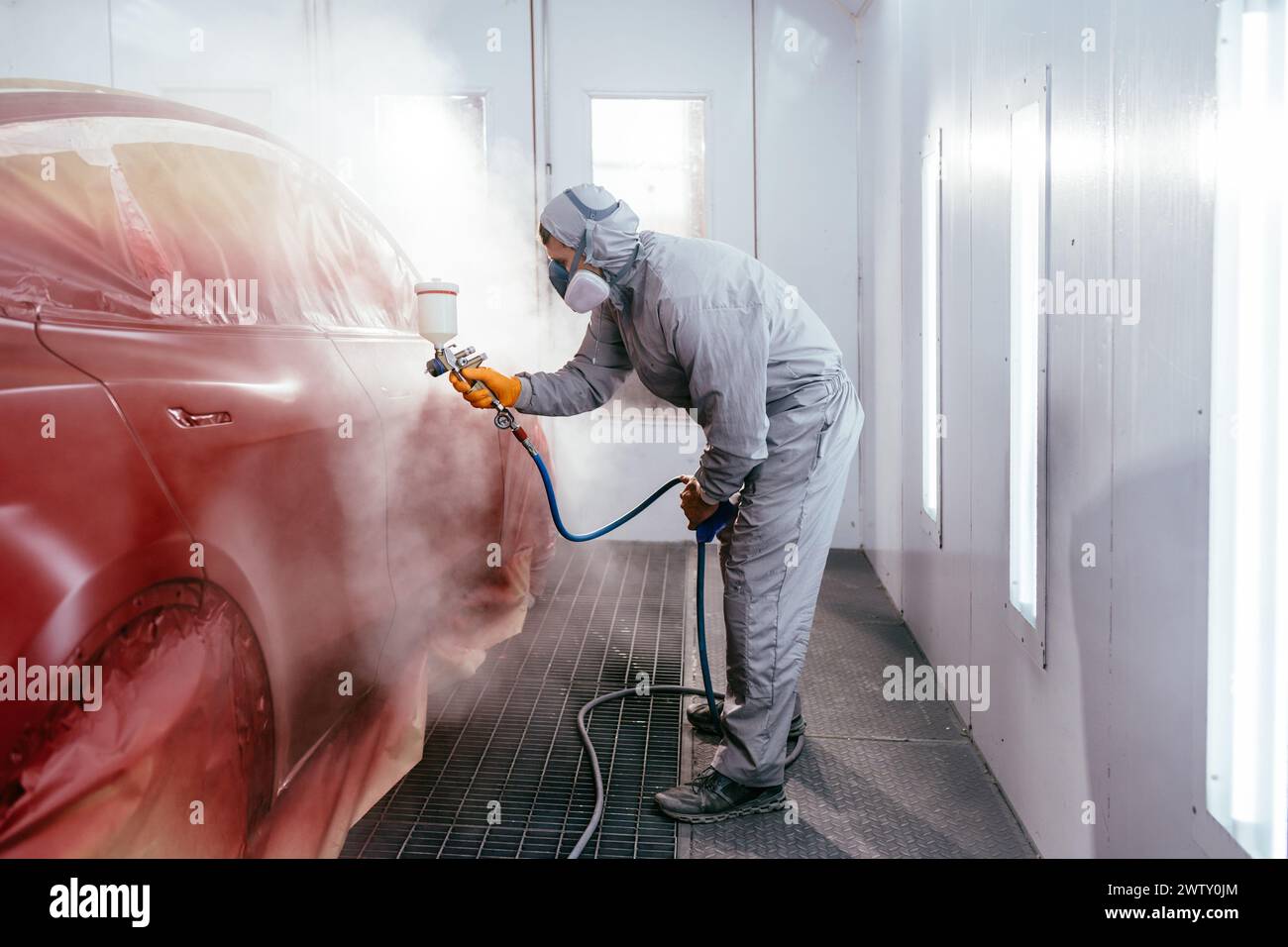 Paint spraying car hi-res stock photography and images - Alamy