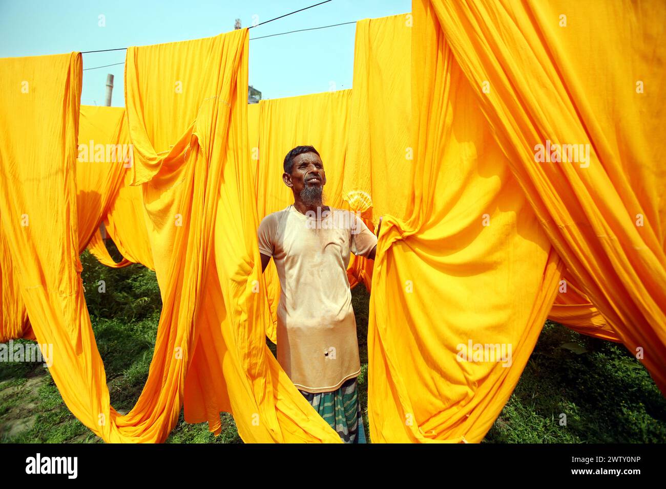 Dyeing factory in narayanganj hi-res stock photography and images - Alamy