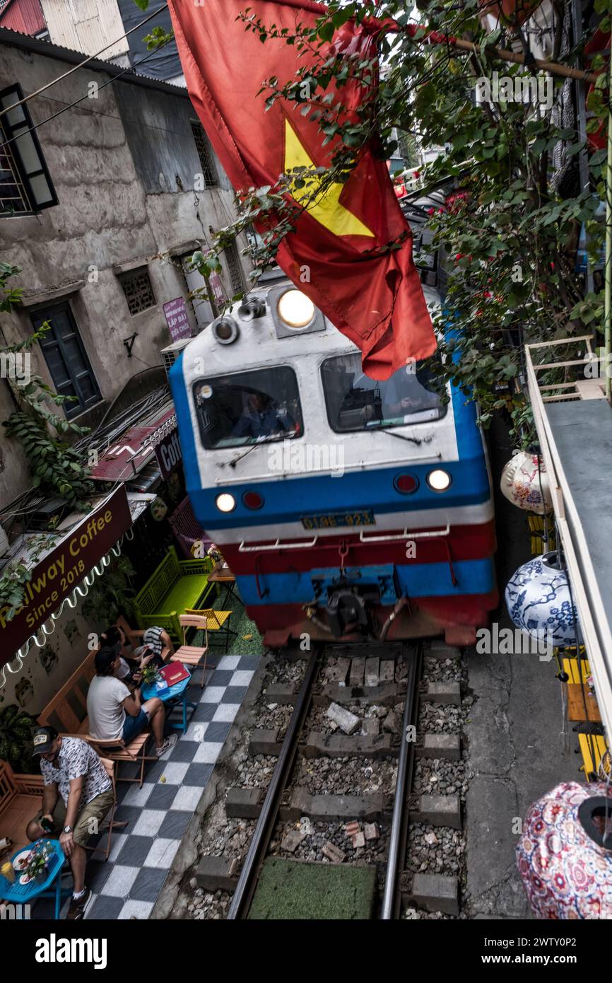 Neighborhoods in hanois old quarter hi-res stock photography and images ...