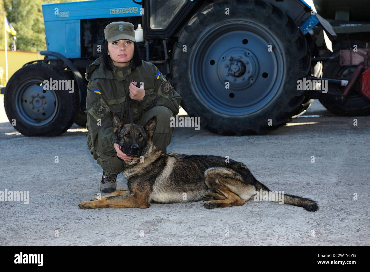 Police handler dog alsatian hi-res stock photography and images - Alamy