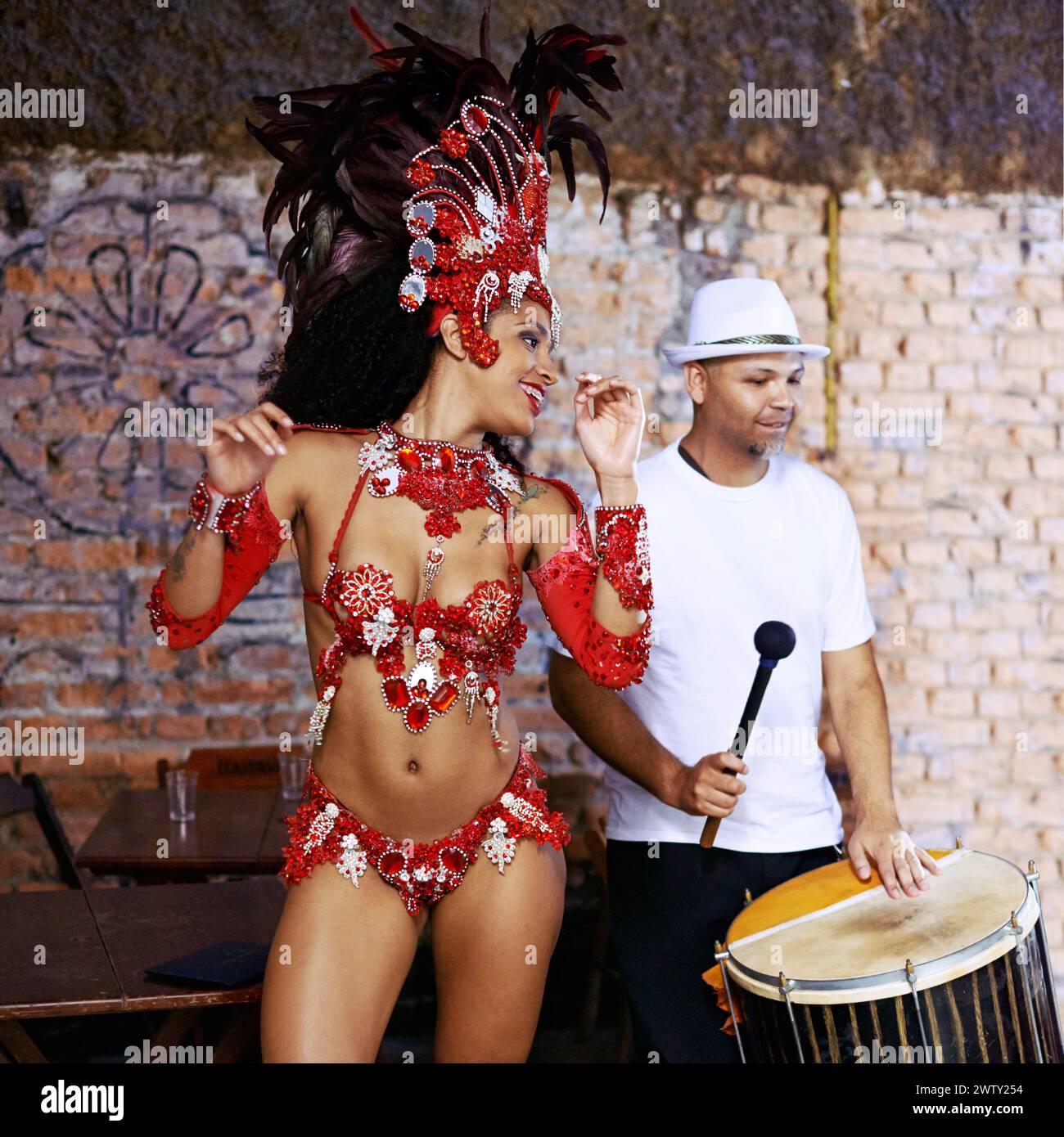 Rio carnival dancing drums hi-res stock photography and images - Alamy
