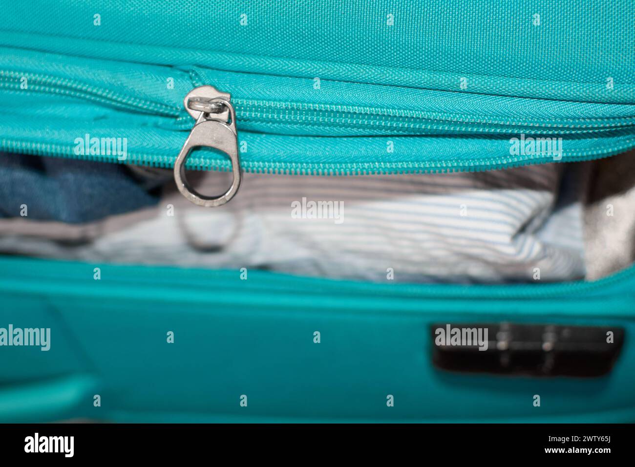Practical packing hi-res stock photography and images - Alamy