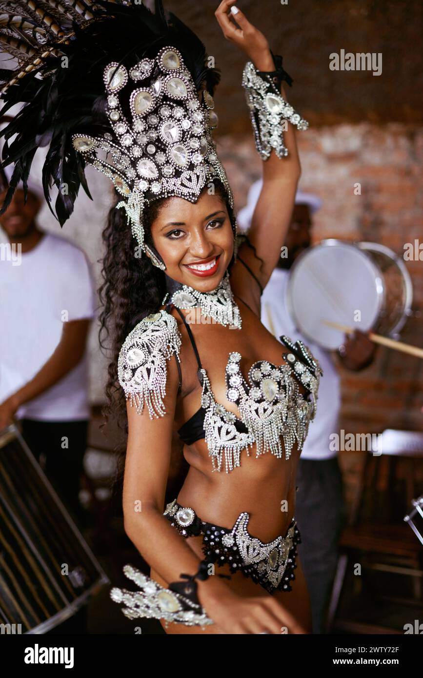 Dancer, samba and woman with festival, smile and makeup for concert or party. Brazilian ...
