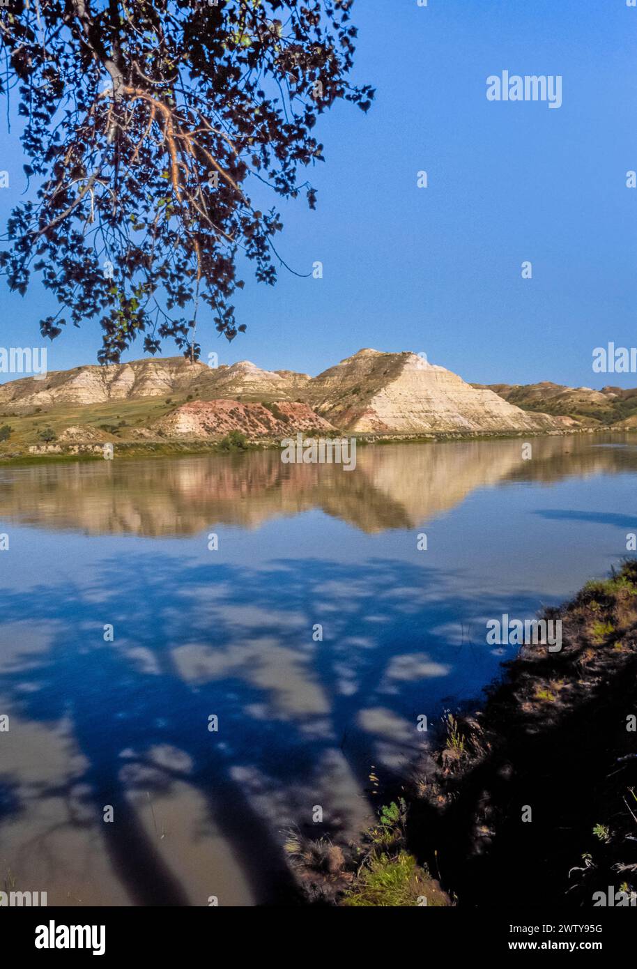 Badlands river photography hi-res stock photography and images - Alamy