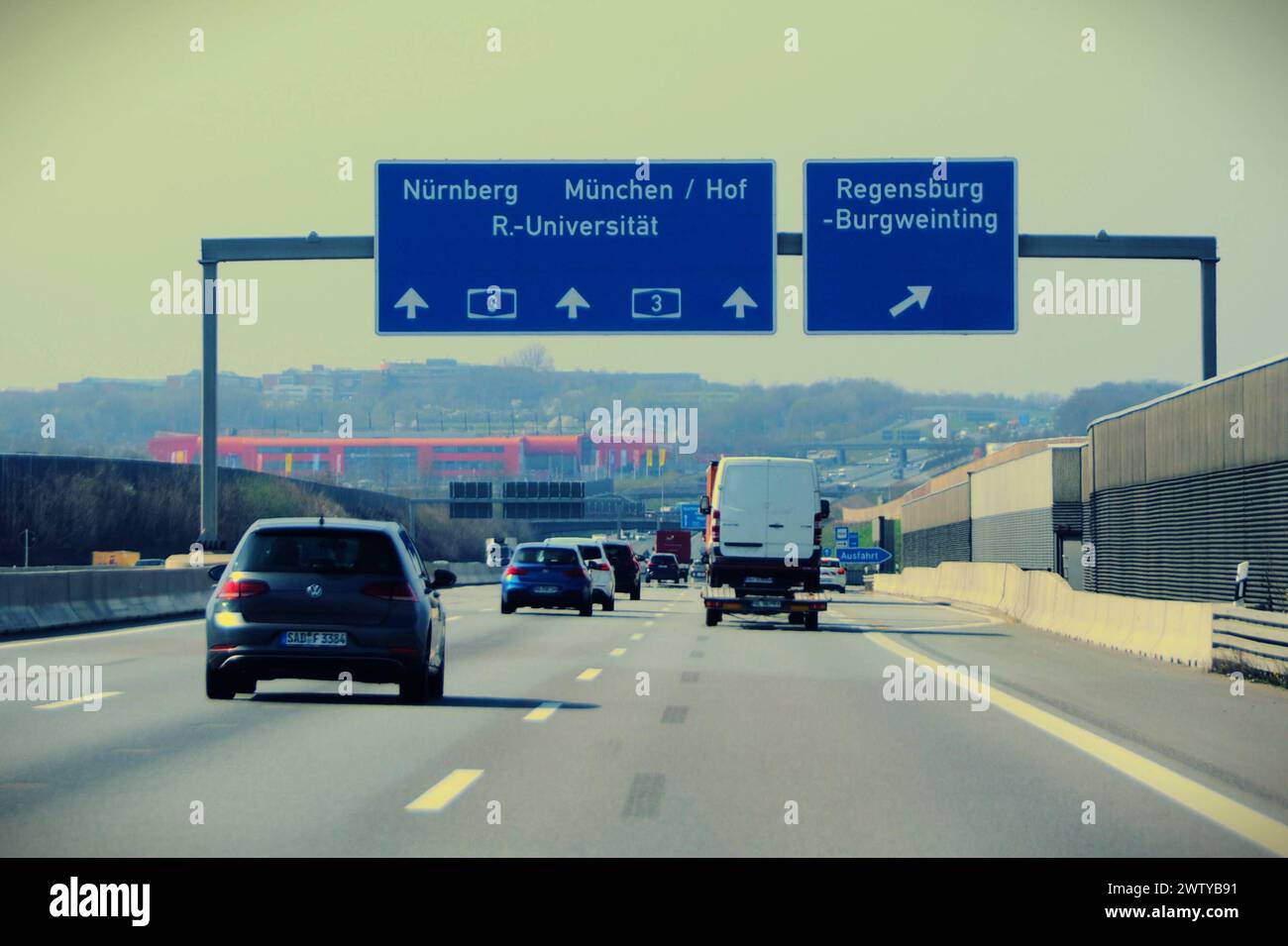 Regensburg, Autobahn A3 in Fahrtrichtung Nürnberg, München, Hof ...