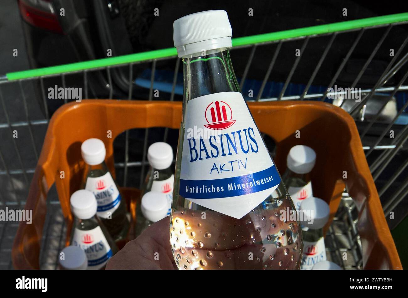 Basinus Aktiv, natürliches Mineralwasser der Bonaris Quelle ...