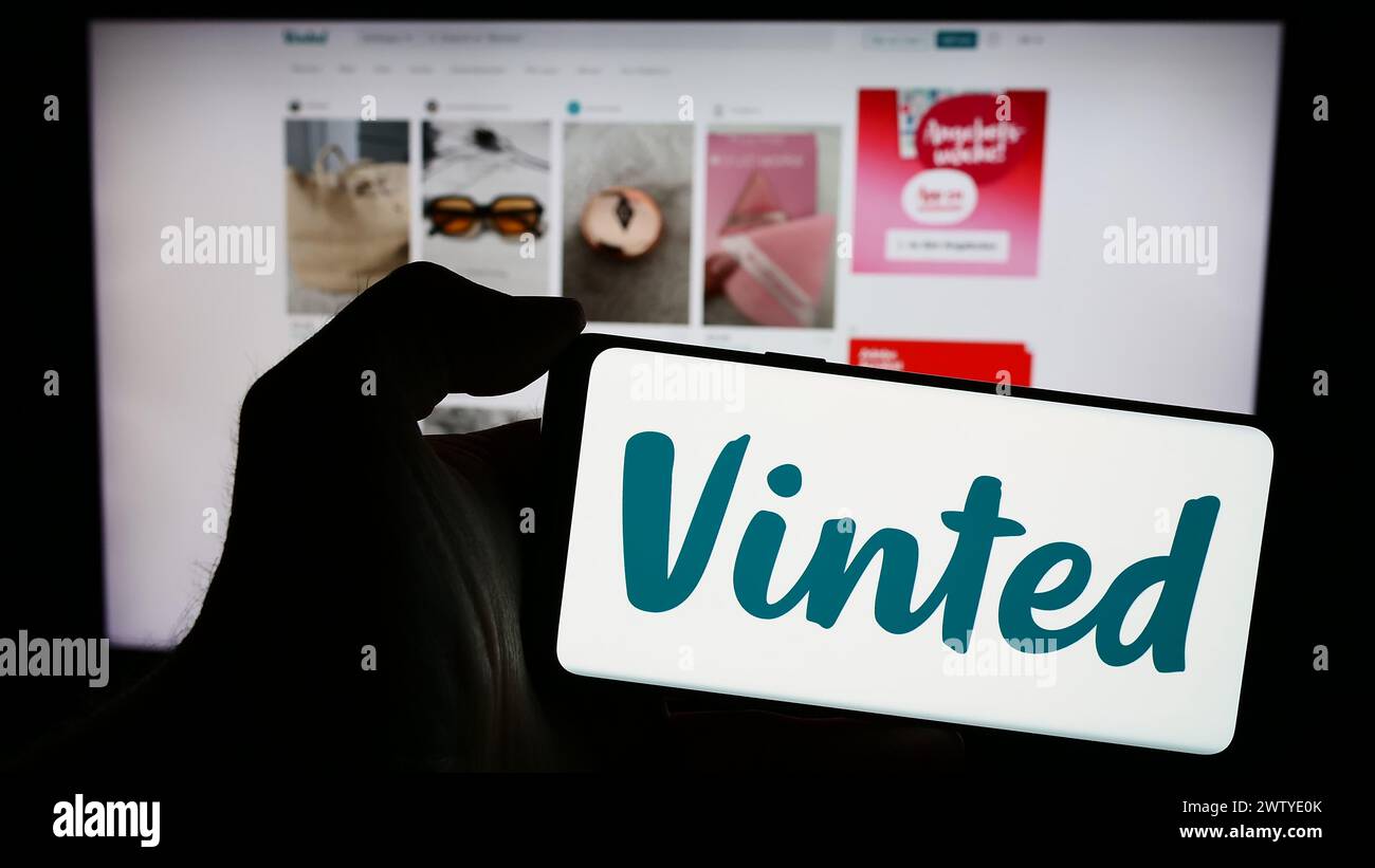 Vinted logo hi-res stock photography and images - Alamy