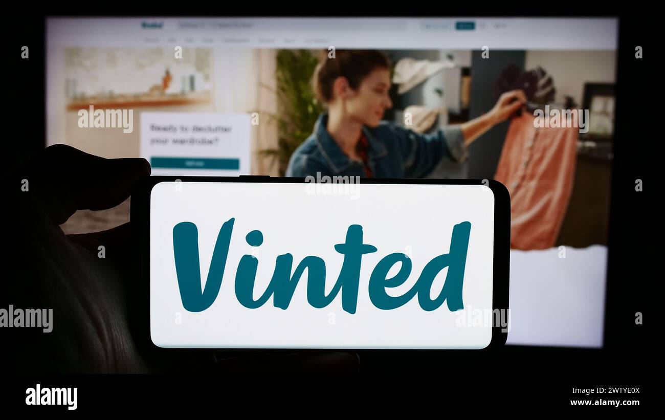 Vinted logo hi-res stock photography and images - Alamy