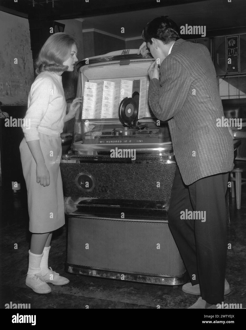 Old fashioned jukebox Black and White Stock Photos & Images - Alamy