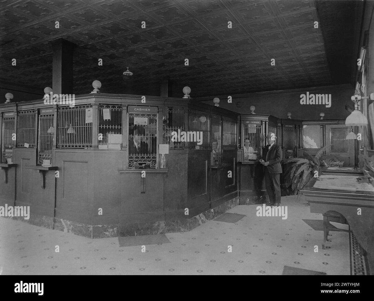 Old bank interior hi-res stock photography and images - Alamy