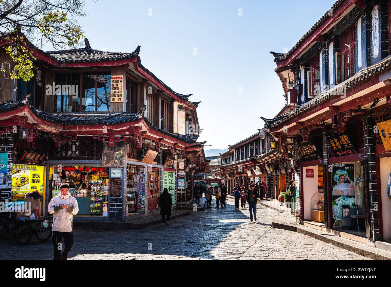 Lijiang historical architecture hi-res stock photography and images - Alamy