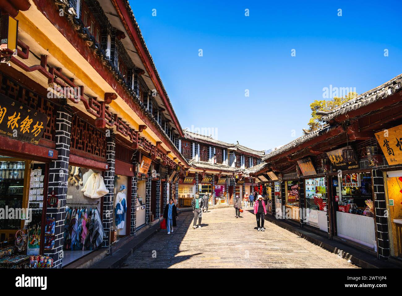 Lijiang historical architecture hi-res stock photography and images - Alamy
