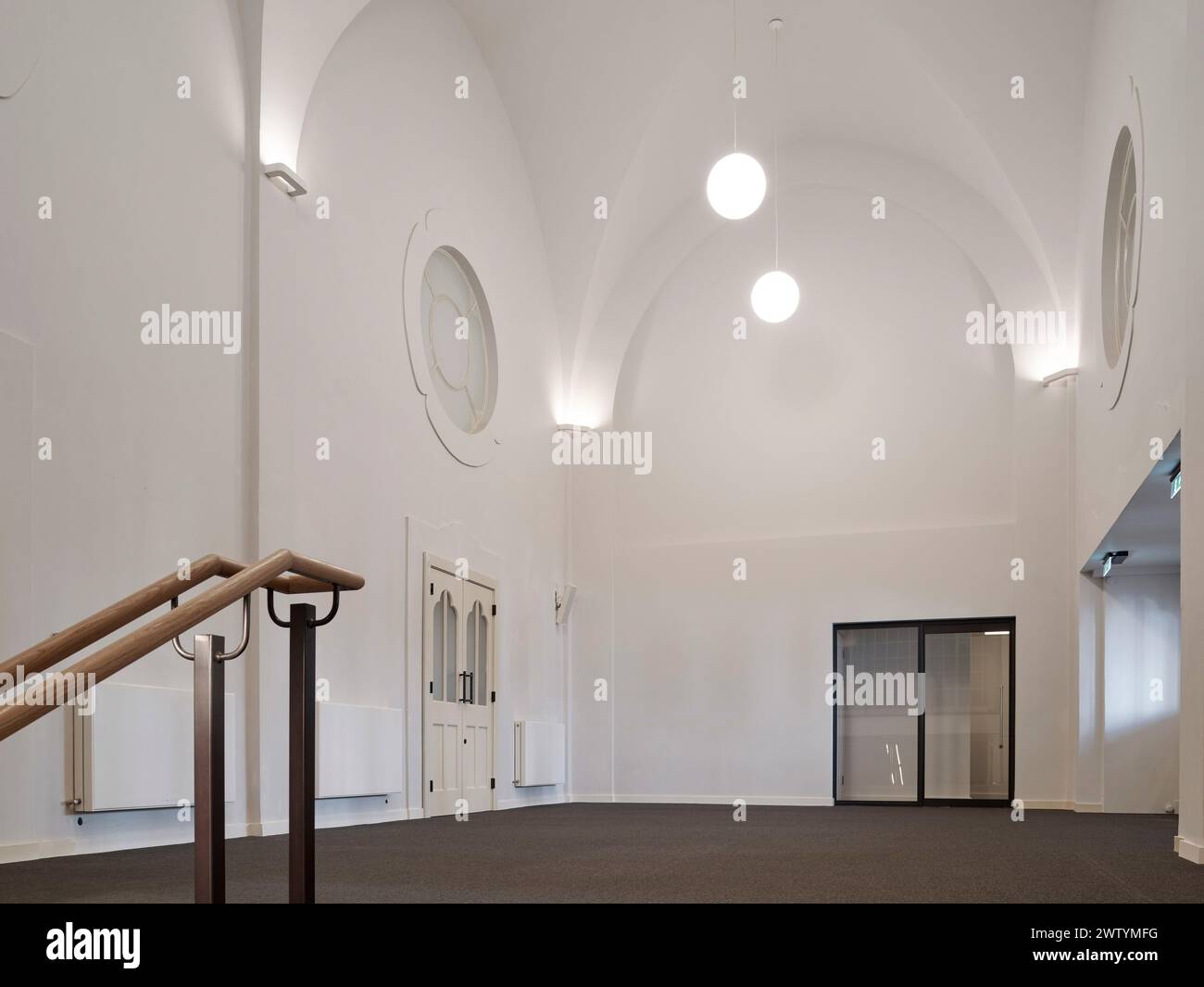 Vaulted foyer interior - all white. Brighton Dome Corn Exchange and ...