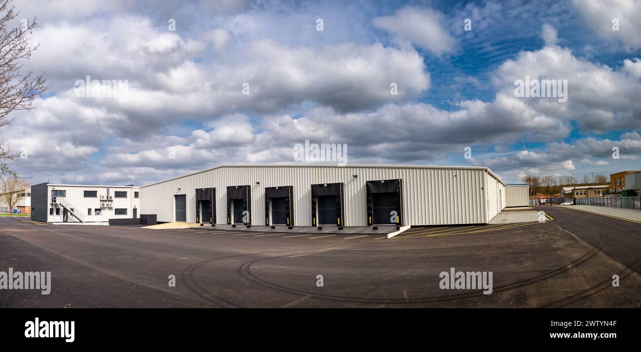 Warehouse cladding hi-res stock photography and images - Alamy