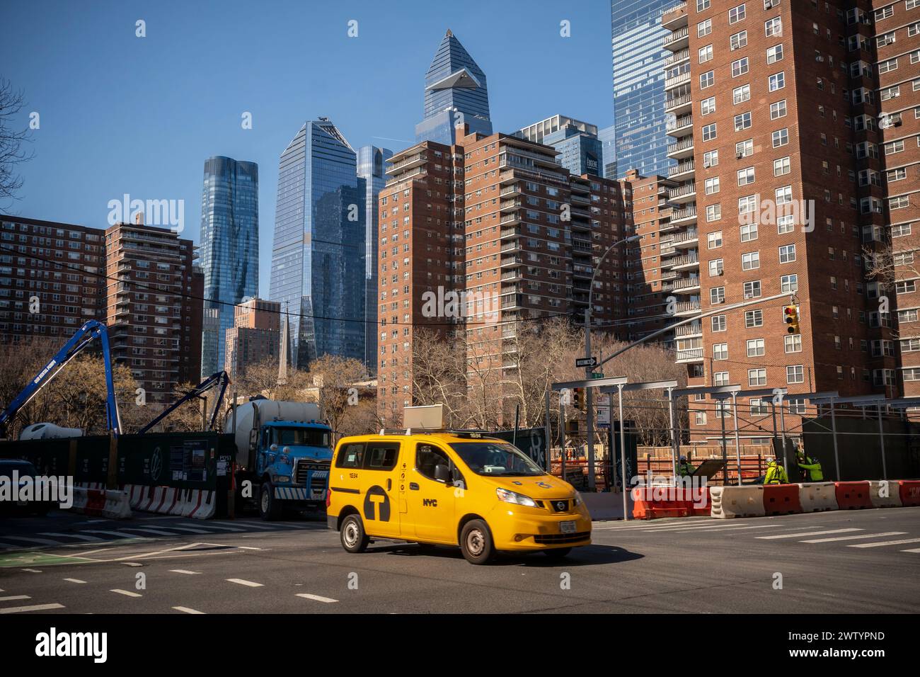 Construction site of an apartment building in Chelsea in New York on ...