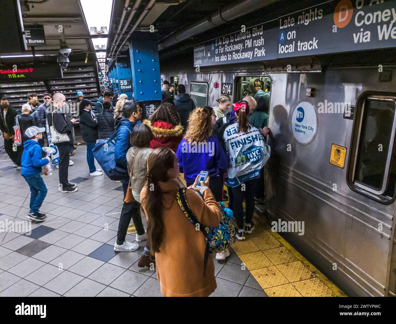 Mta circle hi-res stock photography and images - Alamy
