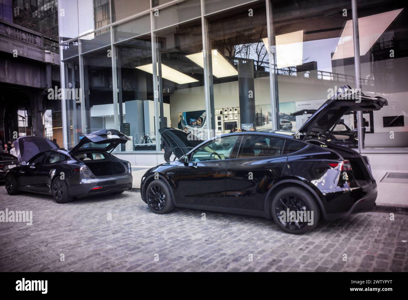 Line up of Teslas outside the Tesla showroom in the Meatpacking ...