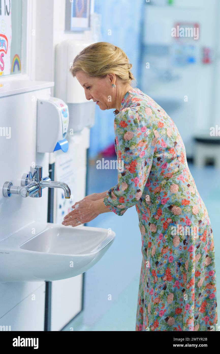 The Duchess of Edinburgh washes her hands during a visit to the ...