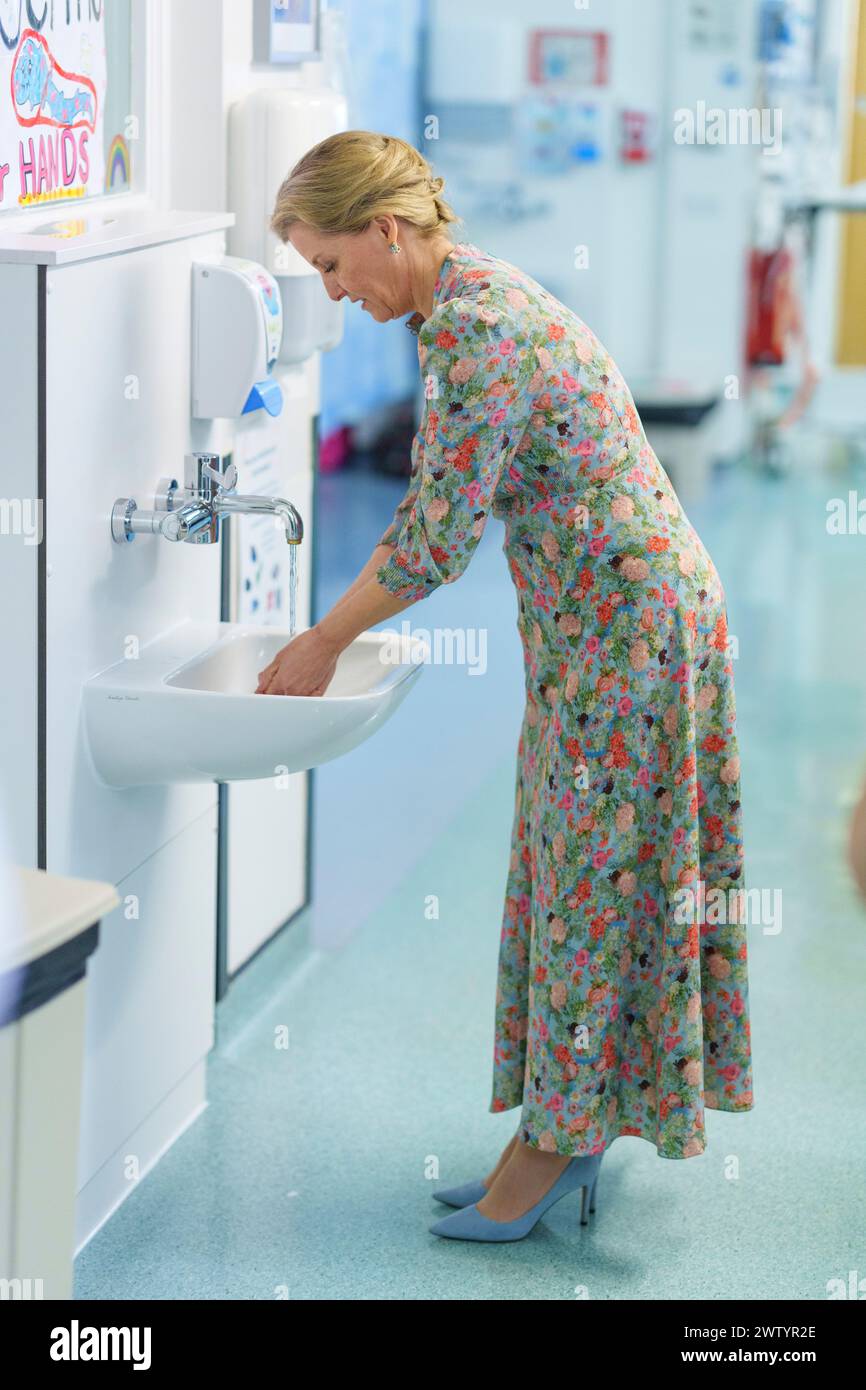 The Duchess of Edinburgh washes her hands during a visit to the ...