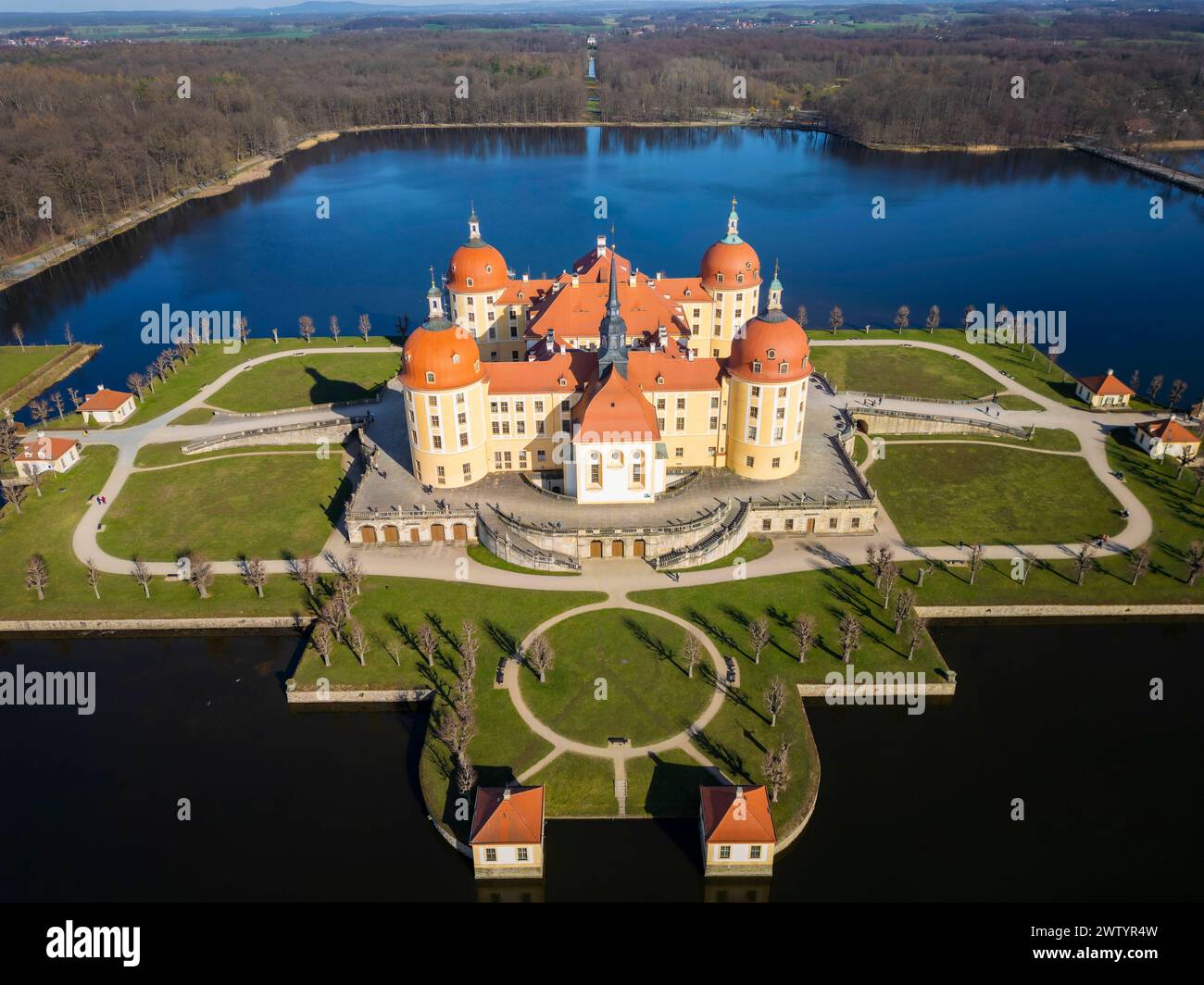 Barockschloss Moritzburg Das Schloss Moritzburg liegt in der gleichnamigen Gemeinde Moritzburg ...
