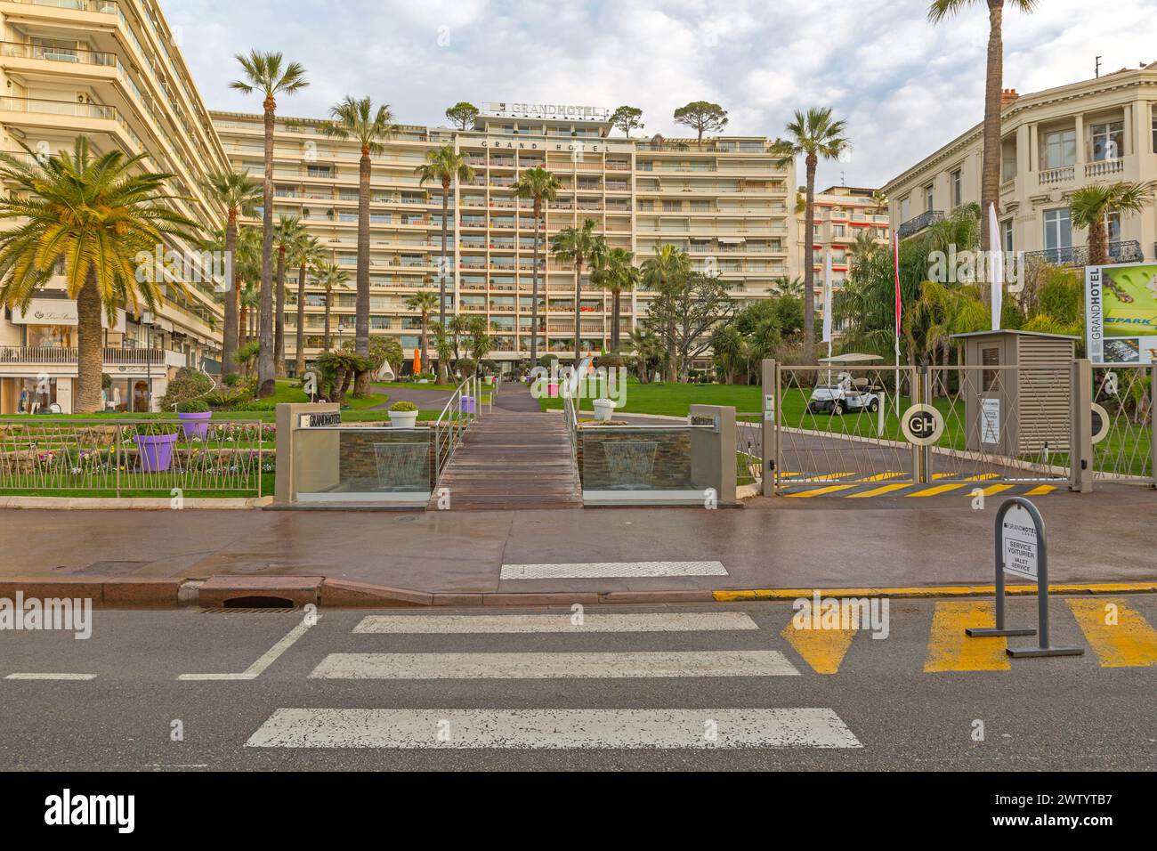Cannes architecture hi-res stock photography and images - Alamy