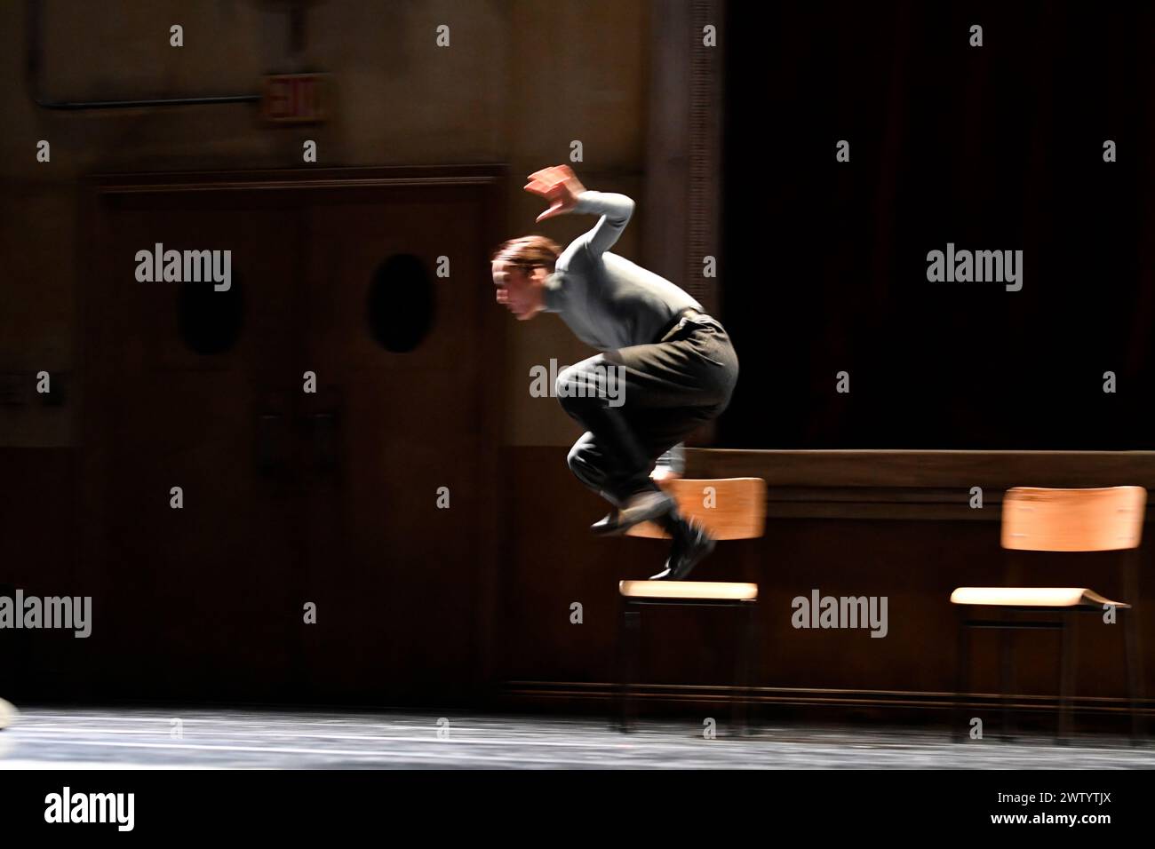 Comtemporary dance hi-res stock photography and images - Alamy