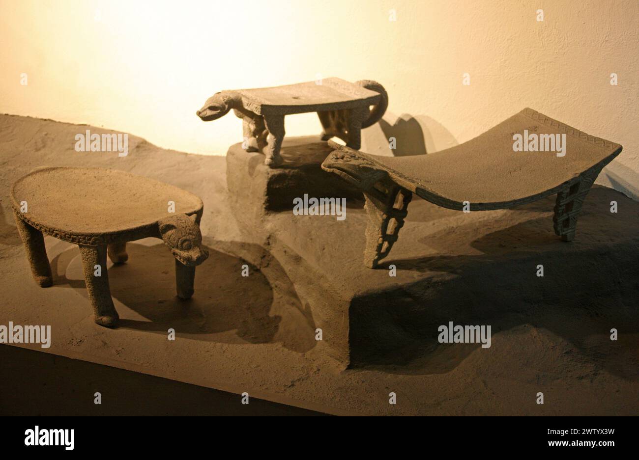 Metates, grinding stones used for everyday, festive and religious ...