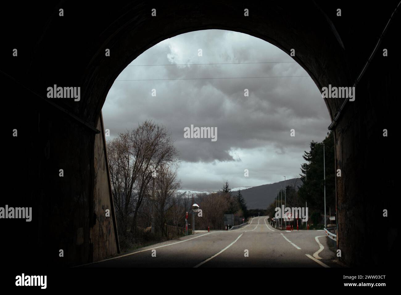 Arch shaped underpass hi-res stock photography and images - Alamy