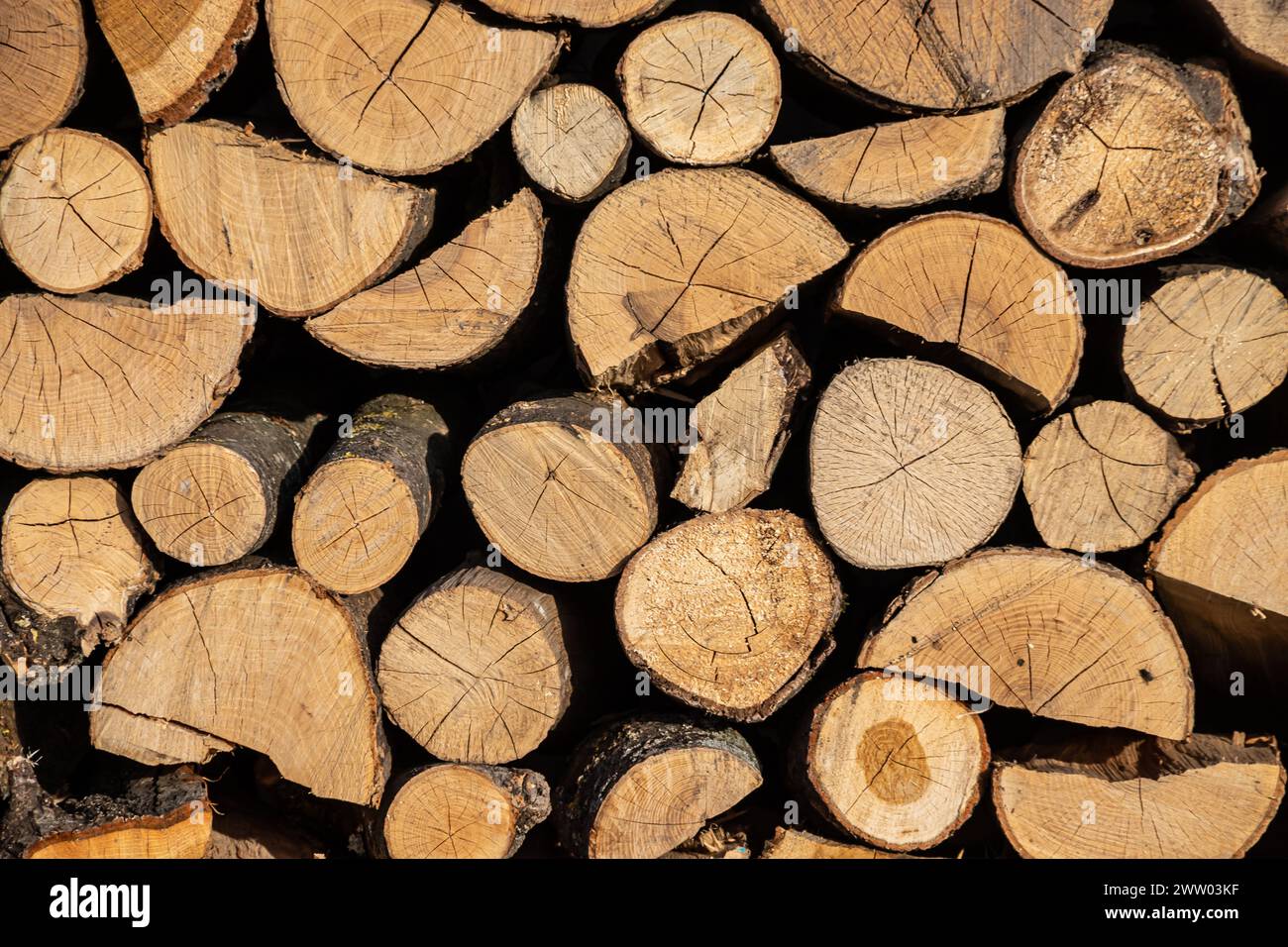 Firewood wood pile stacked triangle hi-res stock photography and images ...