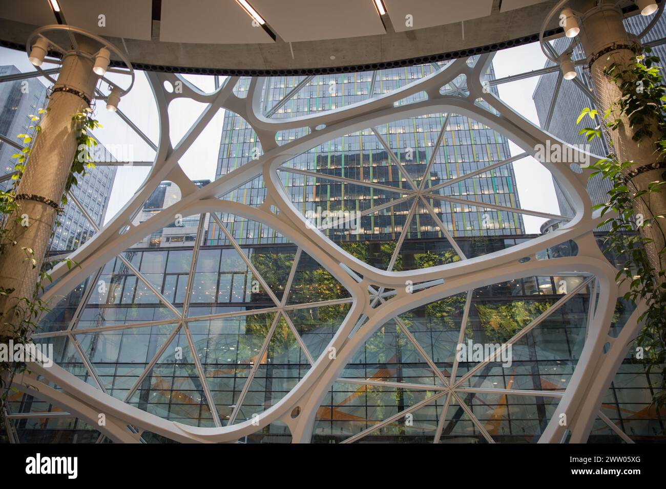 Amazon seattle interior hi-res stock photography and images - Alamy