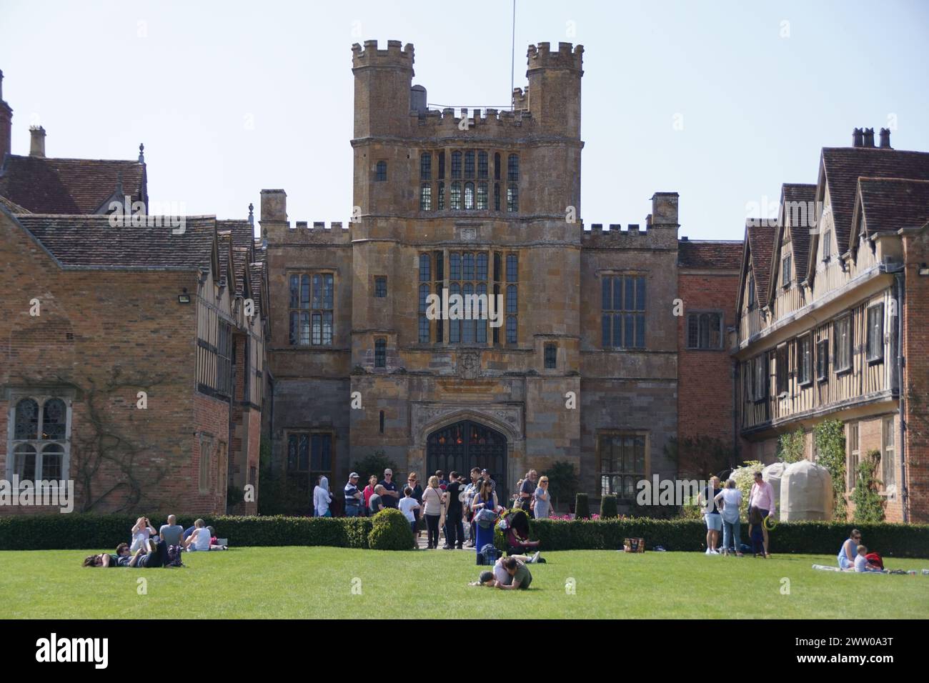 Court stables building hi-res stock photography and images - Alamy
