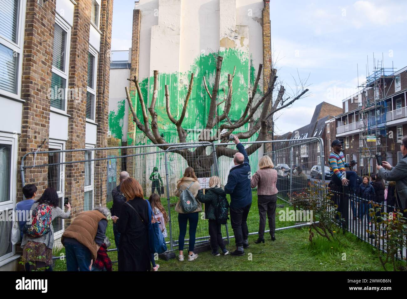 Banksy 16 jpg hi-res stock photography and images - Alamy