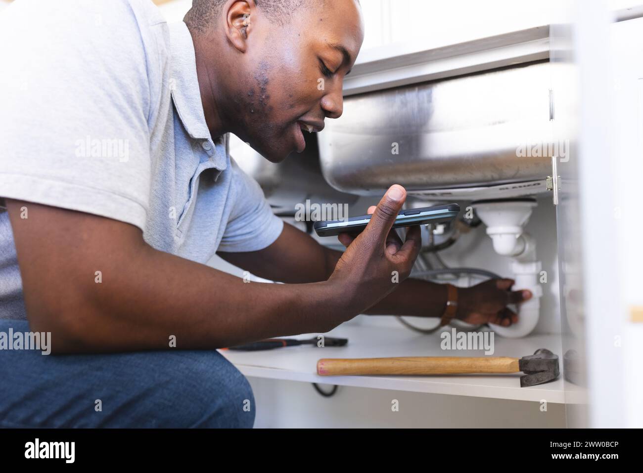 Call center work african american hi-res stock photography and images ...