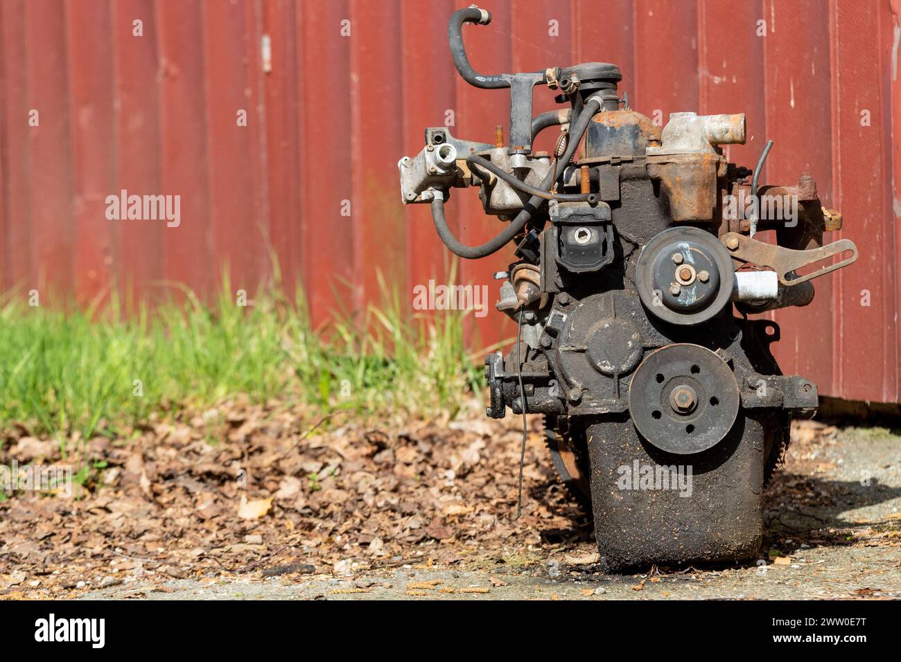 Old car engine hi-res stock photography and images - Alamy