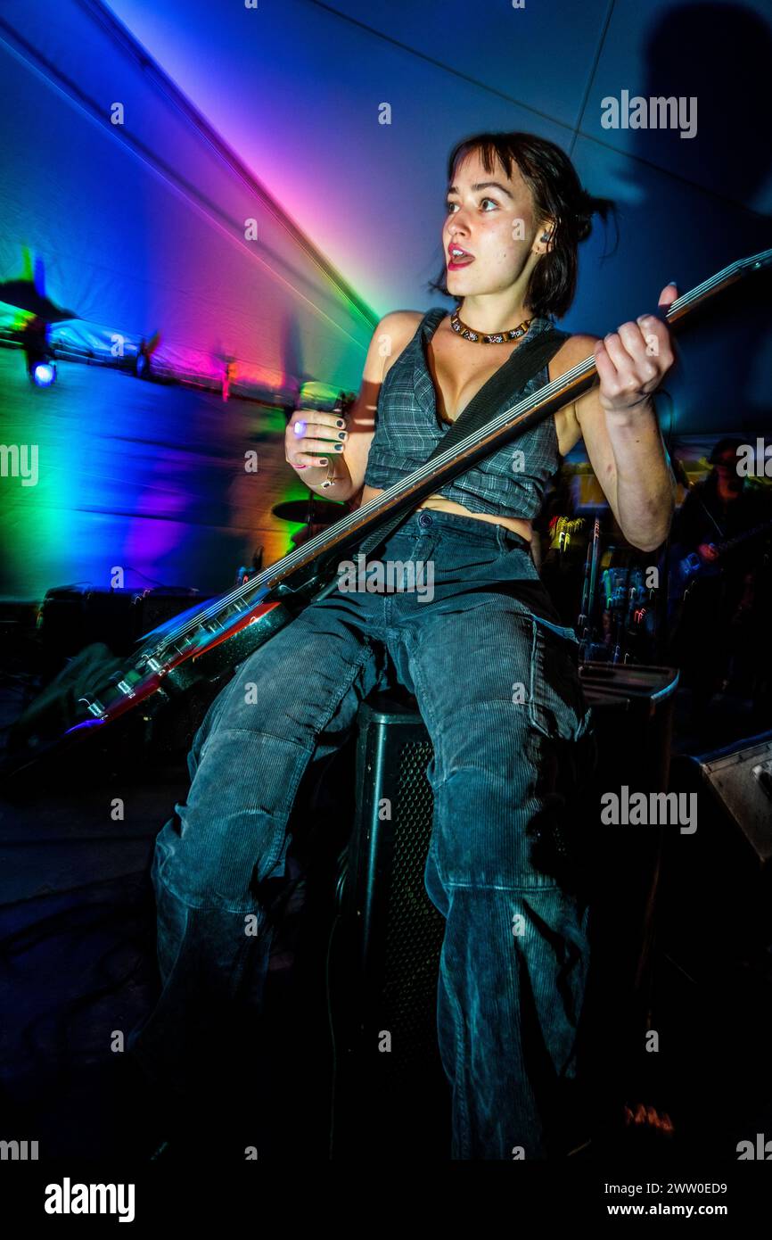 Die spitz band hi-res stock photography and images - Alamy