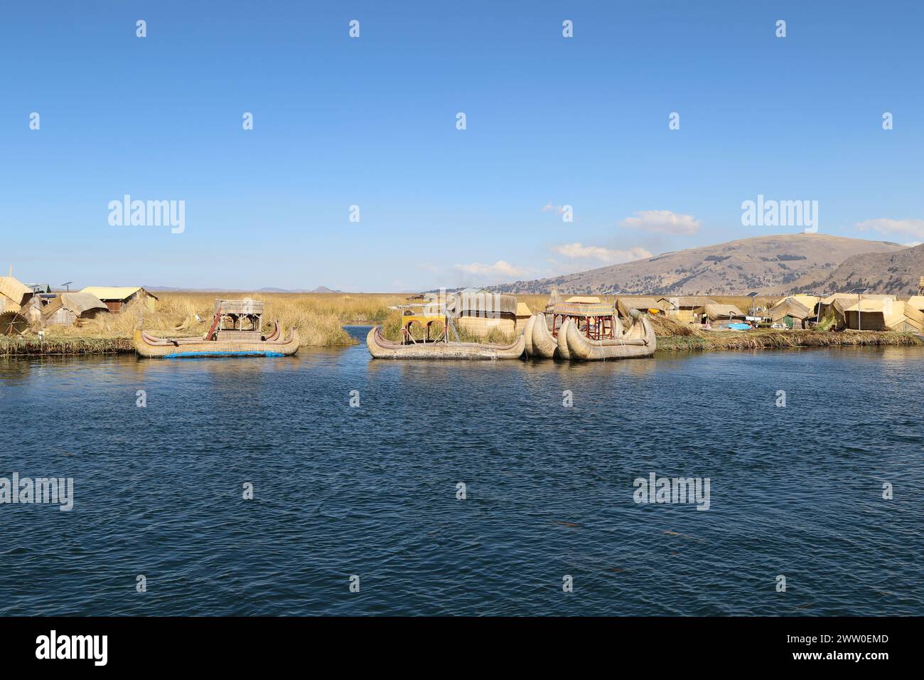 The floating islands of the Uros on Lake Titicaca, Peru Stock Photo - Alamy