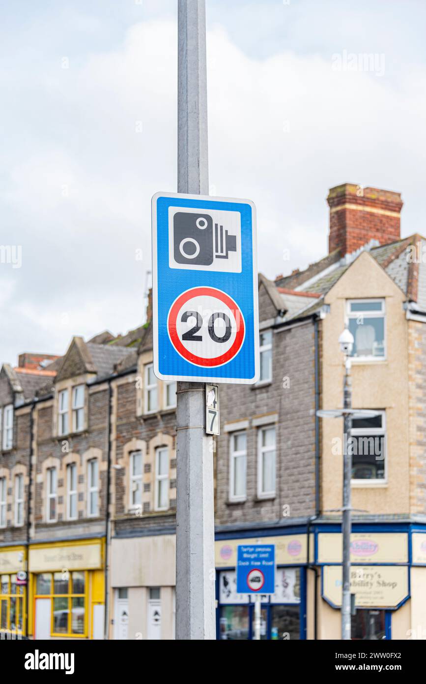 Wales, 20 MPH mandatory speed warning sign: Phillip Roberts Stock Photo ...