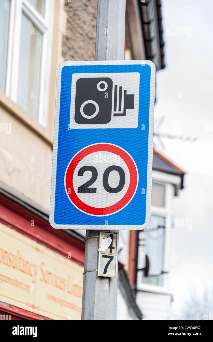 Wales, 20 MPH mandatory speed warning sign: Phillip Roberts Stock Photo ...
