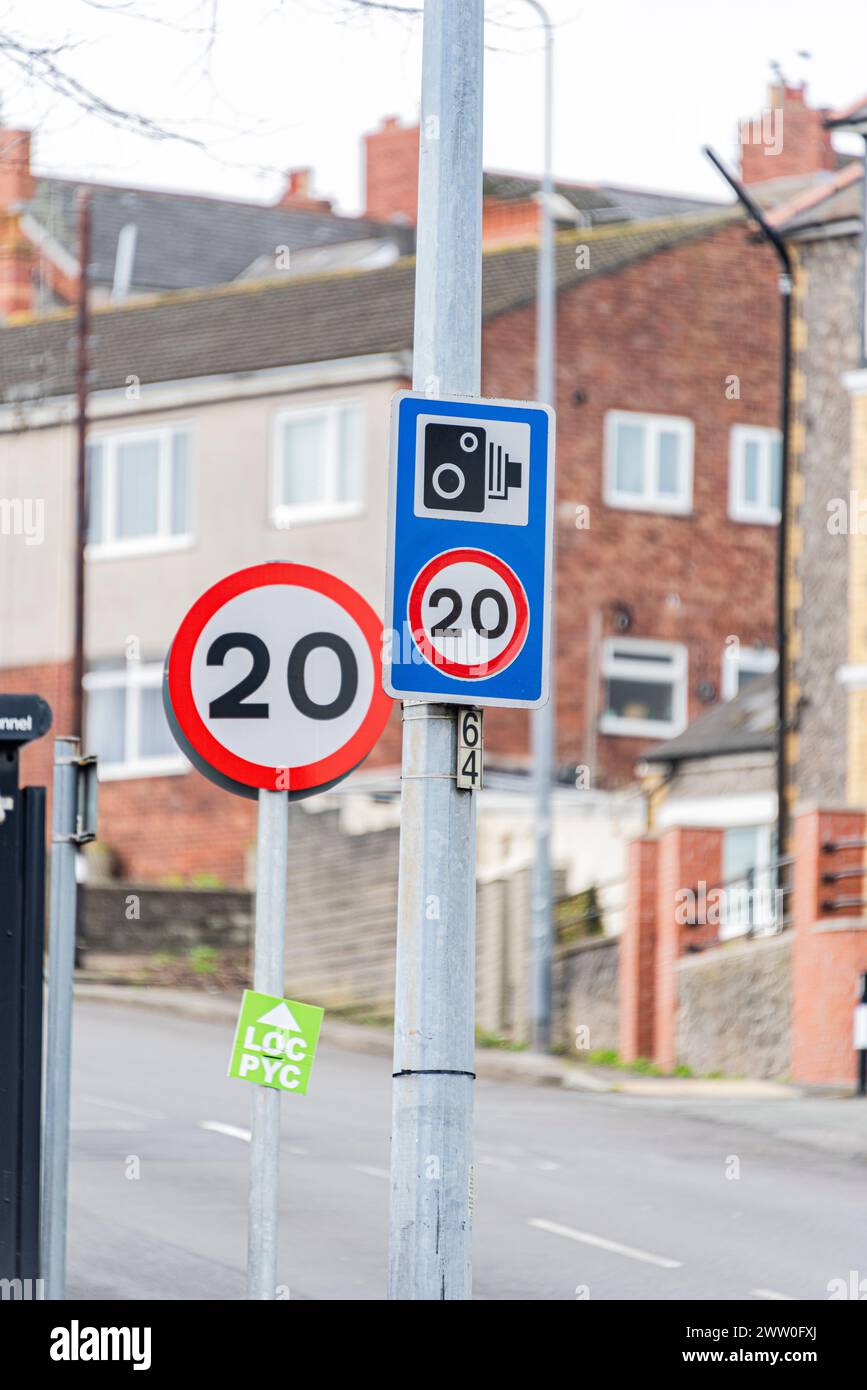 Wales, 20 MPH mandatory speed warning sign: Phillip Roberts Stock Photo ...