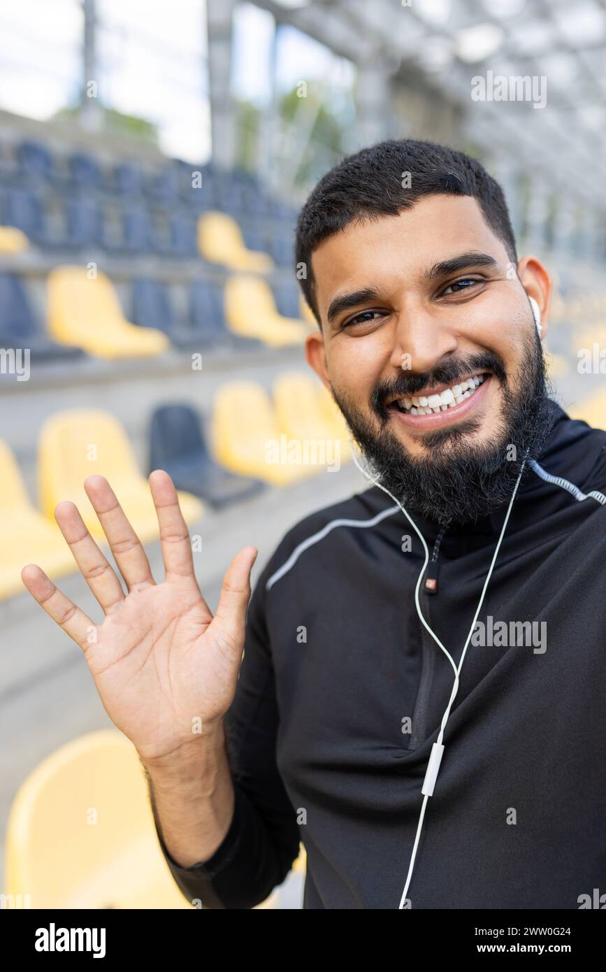 Happy audience in sports stadium hi-res stock photography and images - Alamy