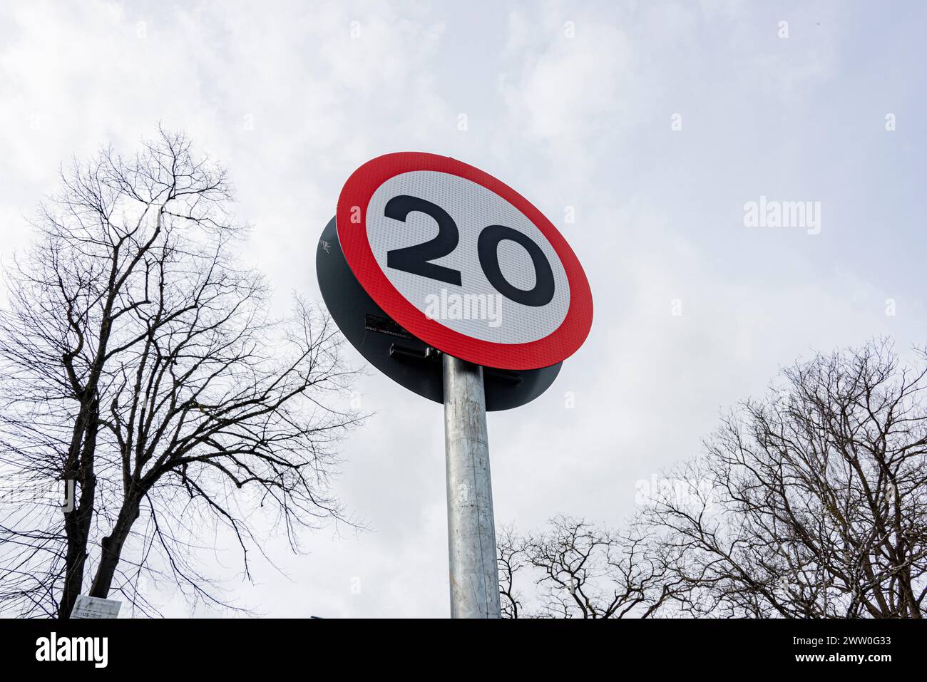 Wales, 20 MPH mandatory speed warning sign: Phillip Roberts Stock Photo ...