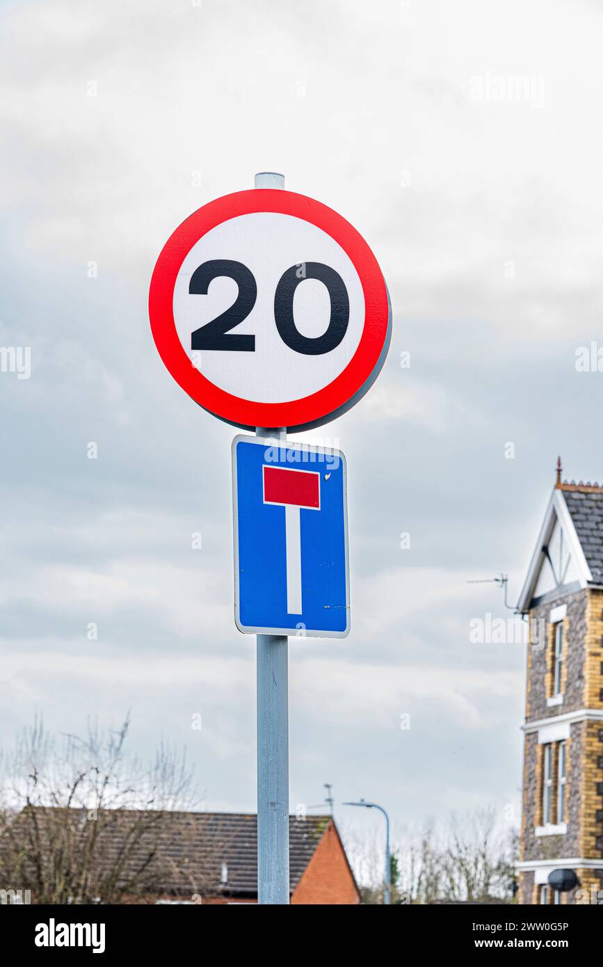 Wales, 20 MPH mandatory speed warning sign: Phillip Roberts Stock Photo ...