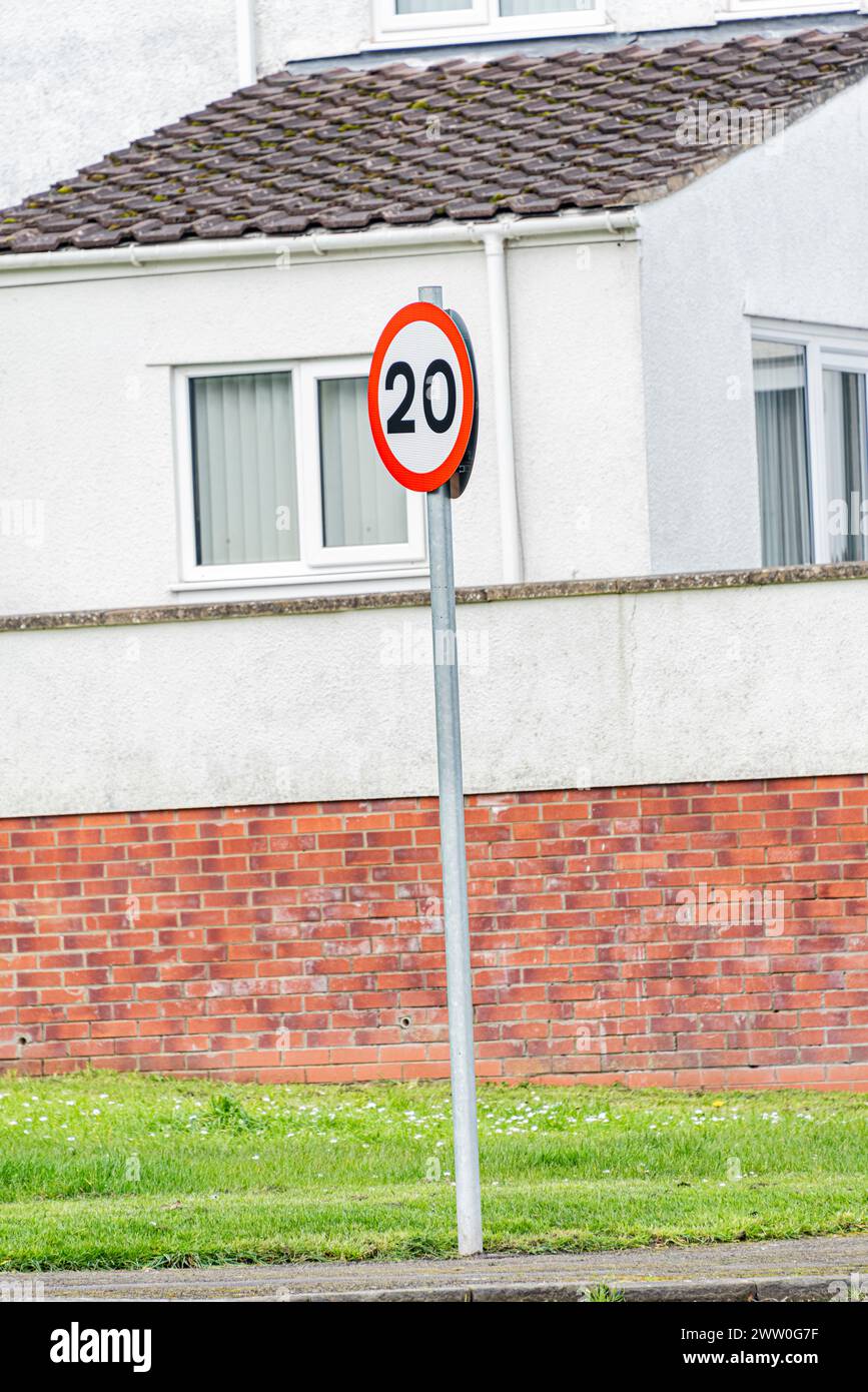 Wales, 20 MPH mandatory speed warning sign: Phillip Roberts Stock Photo ...