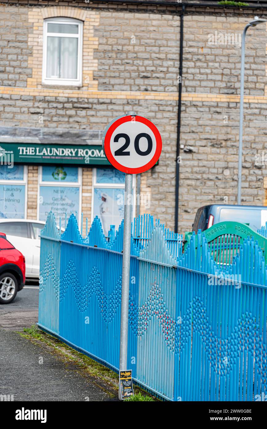 Wales, 20 MPH mandatory speed warning sign: Phillip Roberts Stock Photo ...