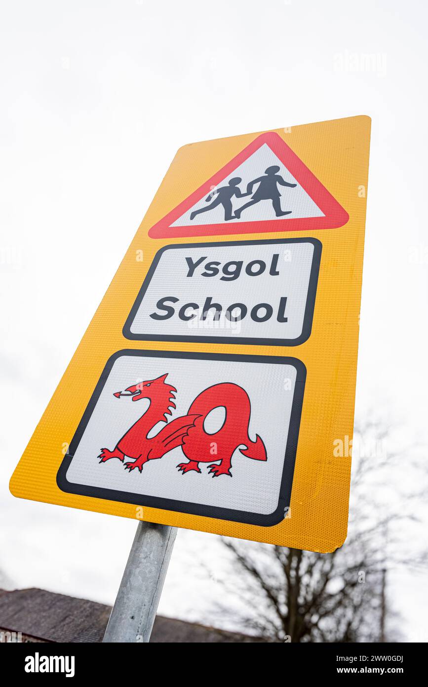 Wales 20mph zone hi-res stock photography and images - Alamy