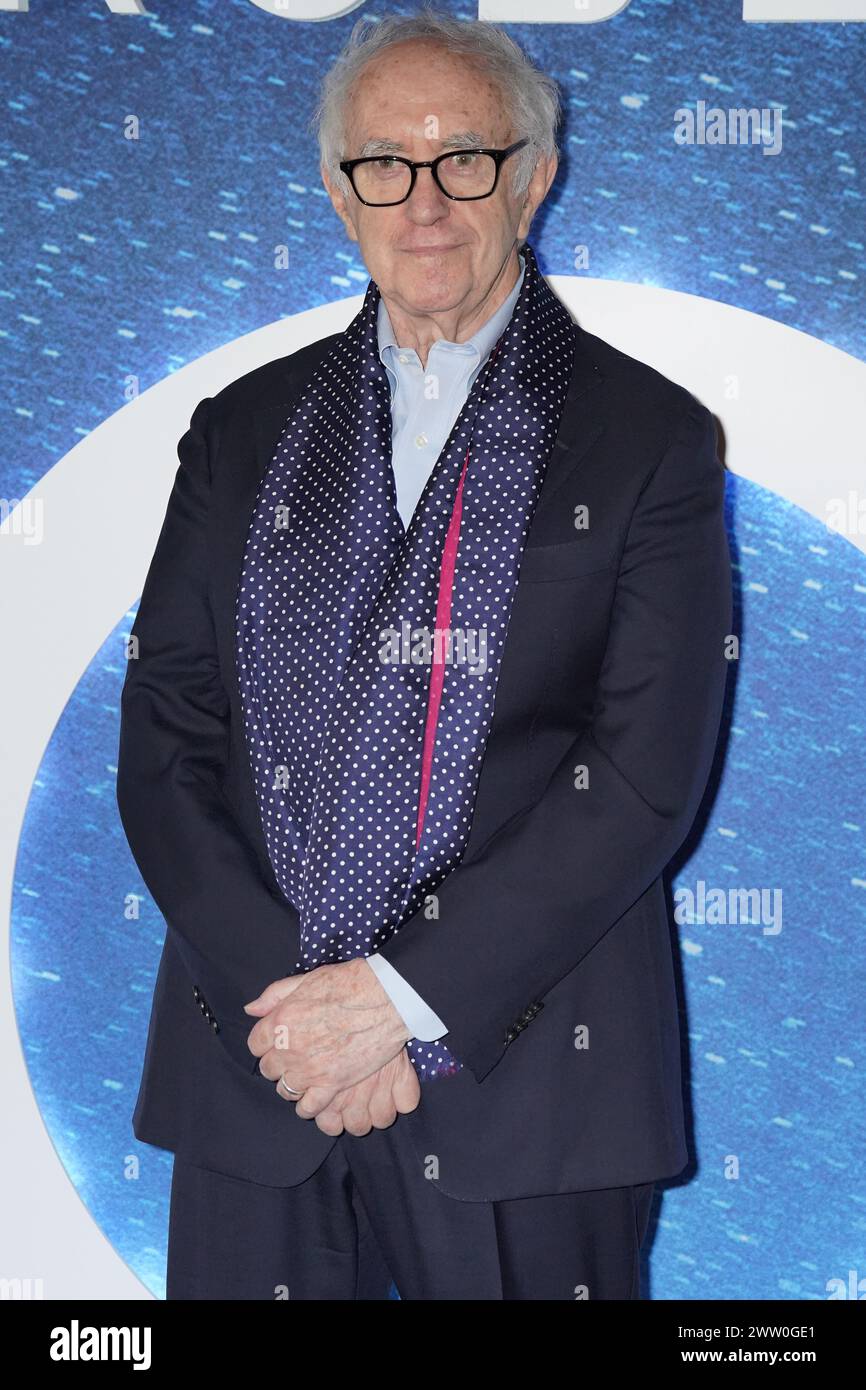 3 body problem 2024 hi-res stock photography and images - Alamy